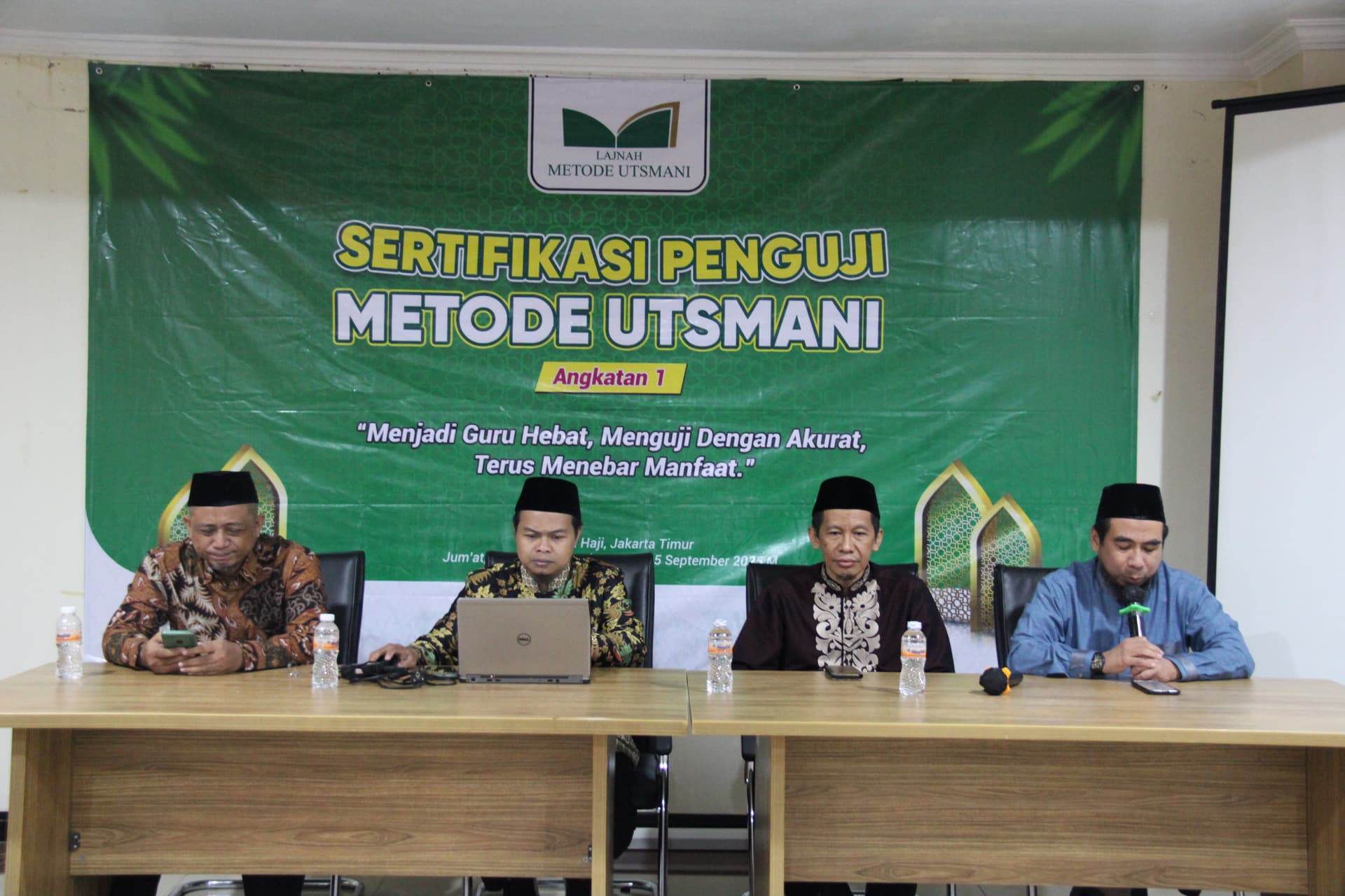 Al Utsmani - Lebih Bahagia Bersama Al-Quran